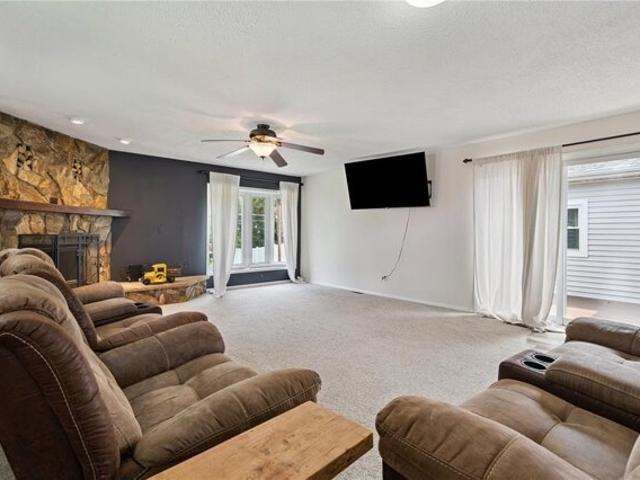Redbud Rd Ne, Cedar Rapids, Home For Sale