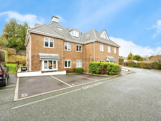 Redbury Drive, Park Gate, Southampton SO31, 2 bed flat to rent, £1,200 pcm | PrimeLocation