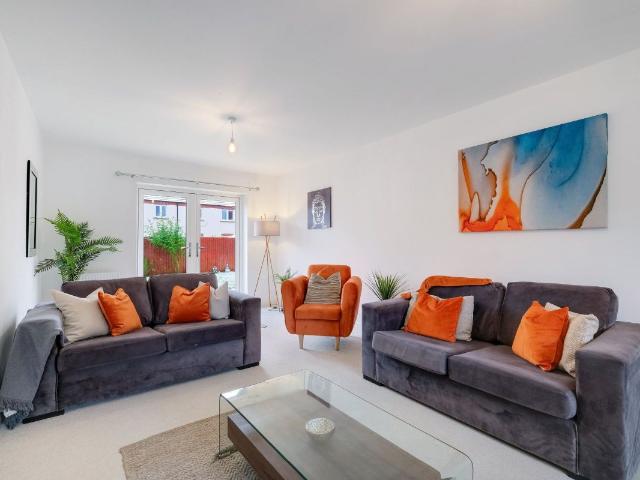 Redcar Road, Bicester OX26, 6 bed semi detached house to rent, £6,000 pcm | PrimeLocation