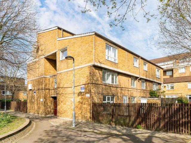 Redcastle Close, Wapping E1W, 3 bed flat to rent, £2,700 pcm | PrimeLocation