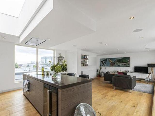 Redchurch Street, London, 1 Bedroom Penthouse