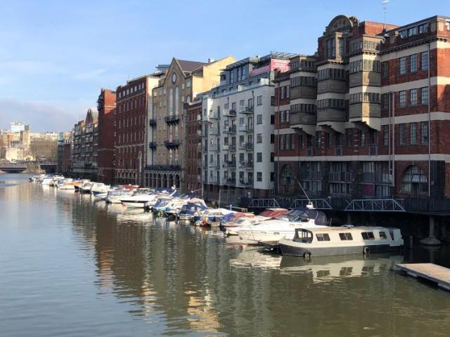 Redcliff Backs, Bristol BS1 2 bed apartment to rent £1,900 pcm £438 pw