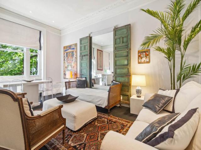 Redcliffe Gardens, Earl's Court, SW 1 bed flat to rent £2,900 pcm £669 pw