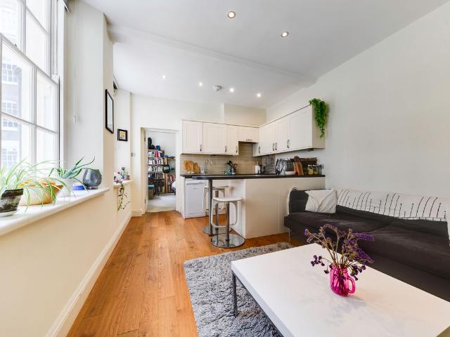 Redcliffe Gardens, London SW5, 2 bed flat to rent, £2,880 pcm | PrimeLocation