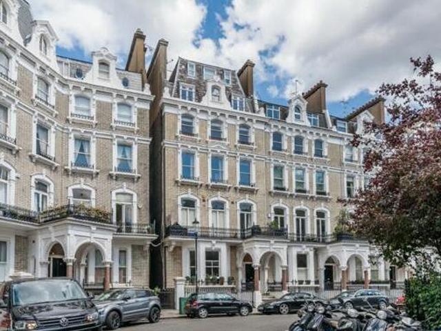 Redcliffe Square, London, 2 Bedroom Flat