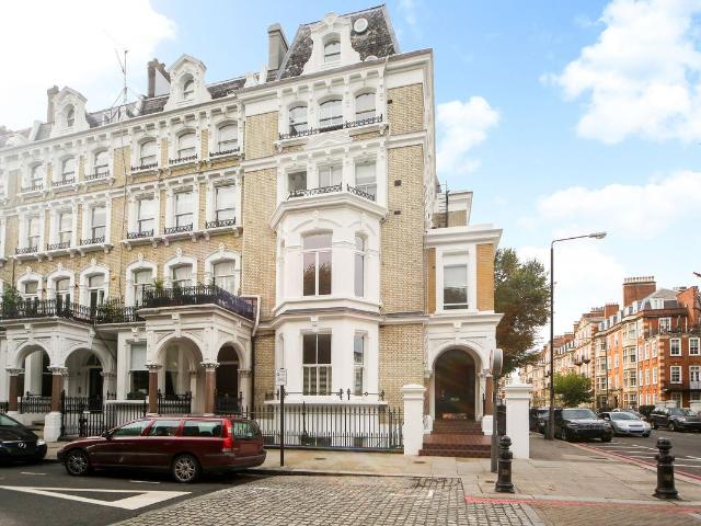 Redcliffe Square, London SW10, 1 bed flat to rent, £2,860 pcm | PrimeLocation