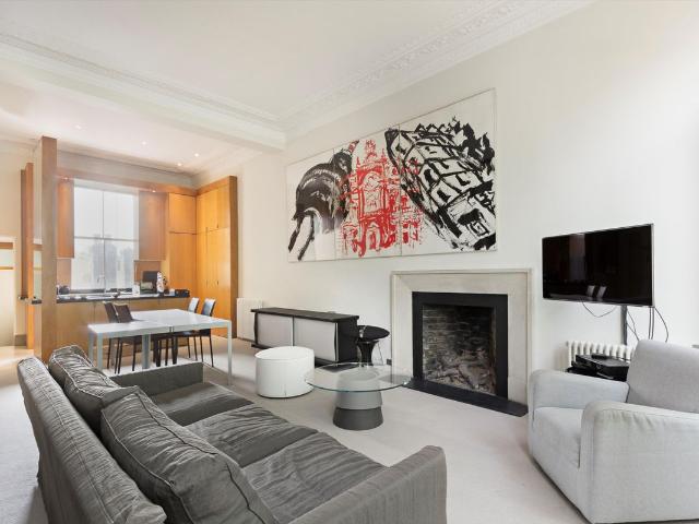 Redcliffe Square, London SW10, 2 bed flat to rent, £3,500 pcm | PrimeLocation