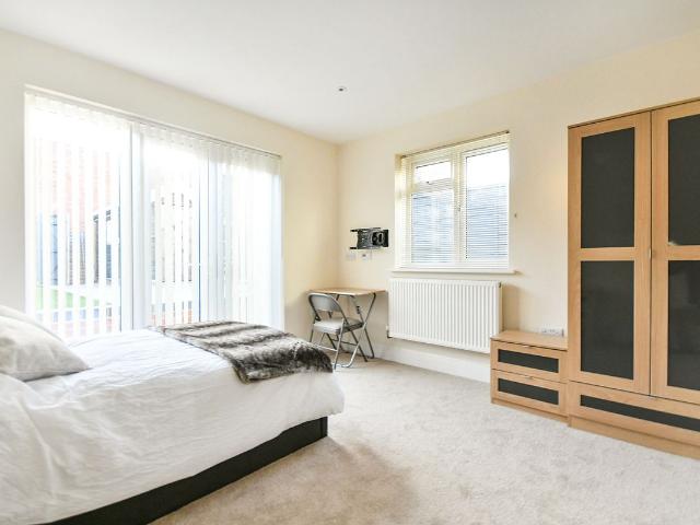 Redcliffe Street, Swindon SN2, Room to rent, £750 pcm | PrimeLocation