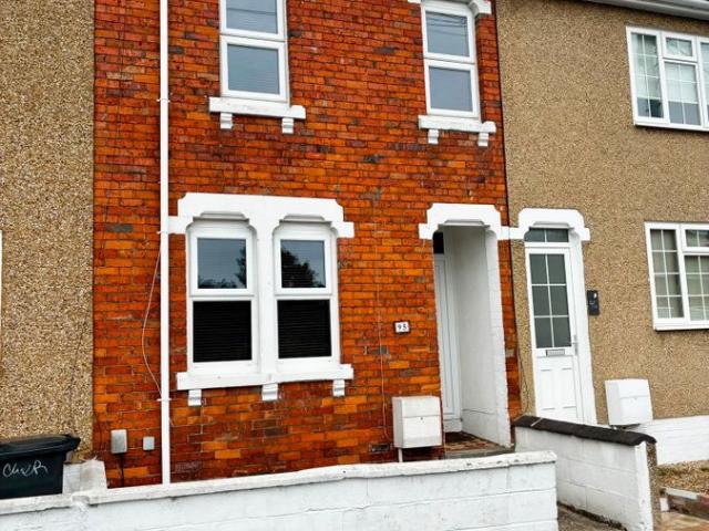 Redcliffe Street, Swindon SN2, 3 bed shared accommodation to rent, £1,200 pcm | PrimeLocation