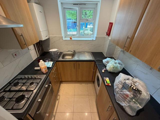 Redcross Way, London SE1, 3 bed flat to rent, £2,750 pcm | PrimeLocation