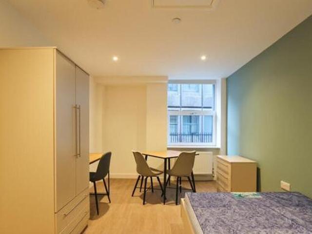 Redcross Street, Studio Flat For
