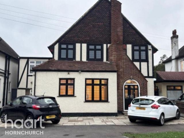 Redden Court Road, ROMFORD 4 bed detached house to rent £3,400 pcm £785 pw