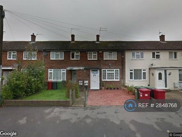 Reddington Drive, Slough, SL3 4 bed terraced house to rent £2,095 pcm £483 pw