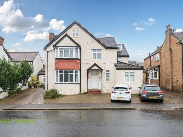 Reddown Road, Coulsdon CR5, 1 bed flat to rent, £1,200 pcm | PrimeLocation