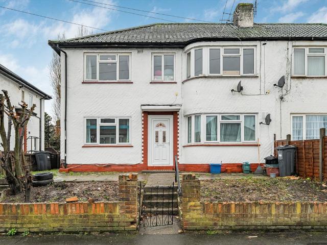Redesdale Gardens, Isleworth TW7, 2 bed maisonette to rent, £1,700 pcm | PrimeLocation