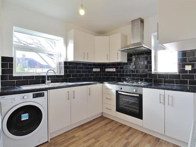 Redesdale Gardens, Isleworth TW7, 3 bed flat to rent, £1,900 pcm | PrimeLocation