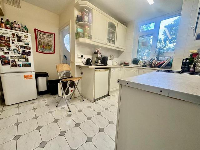 Redfern House Dorman Way, St John's Wood 4 bed flat to rent £4,200 pcm £969 pw