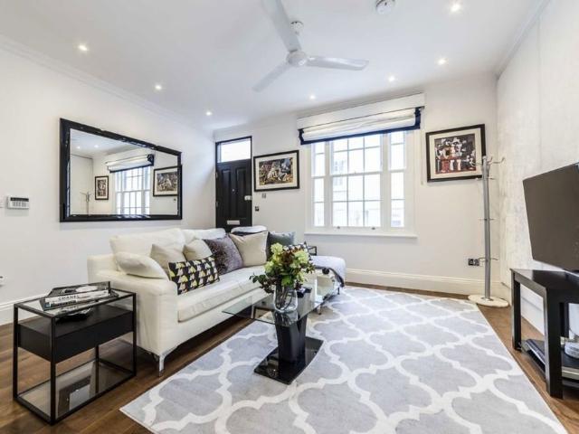 Redfield Lane, SW5, London