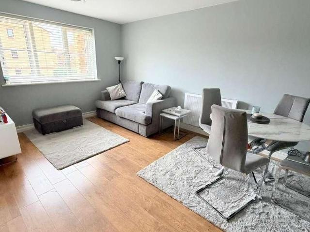Redford Close, Feltham, TW13