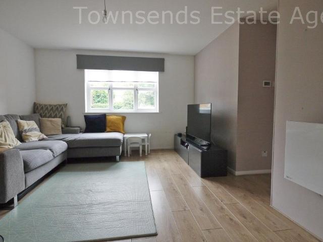 Redford Close, Feltham TW13, 2 bed flat to rent, £1,700 pcm | PrimeLocation