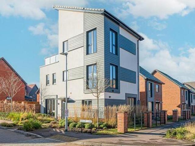 Redgate Lane, Crowthorne, 4 Bedroom Detached