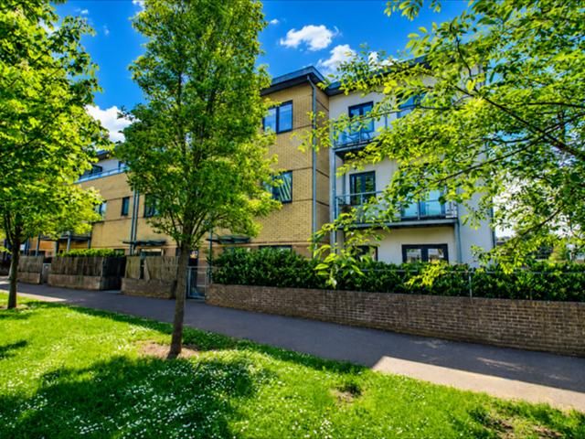 Redgrave Court, Rollason Way. 2 bed apartment to rent £1,550 pcm £358 pw
