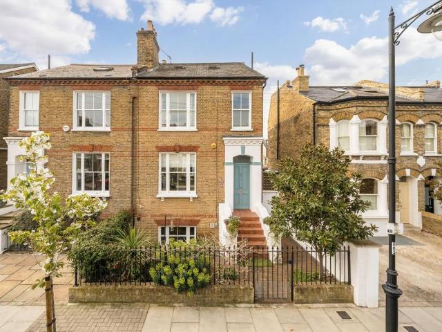 Redgrave Road, London SW15 5 bed house to rent £8,000 pcm £1,846 pw