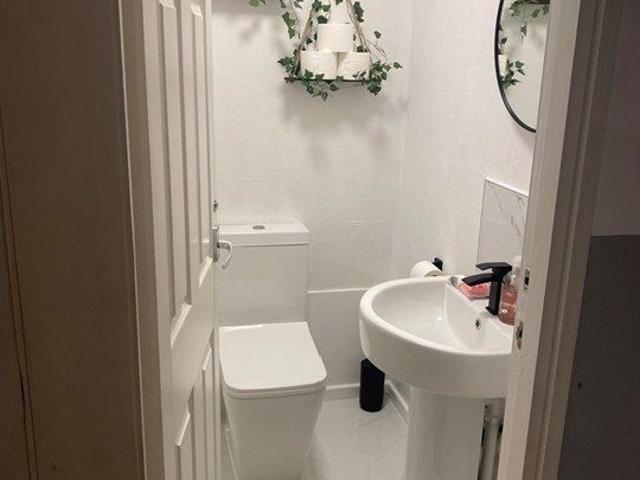 Redhall Chase, Leeds LS14, Room to rent, £600 pcm | PrimeLocation