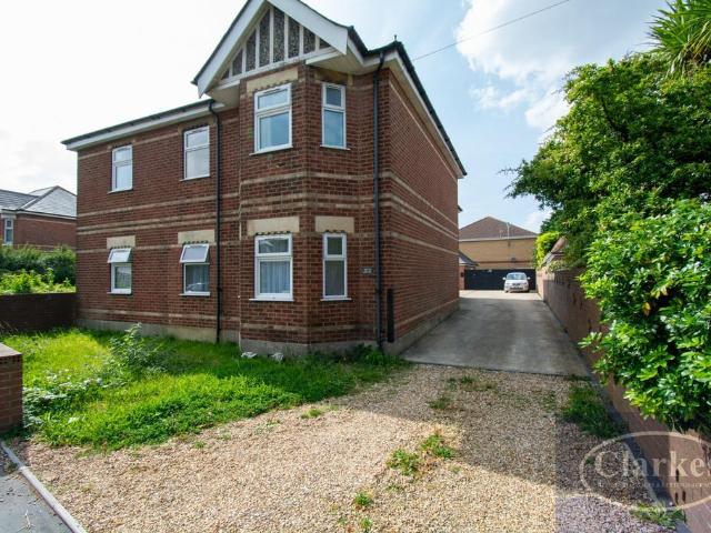 Redhill Drive, Winton 4 bed detached house to rent £1,850 pcm £427 pw