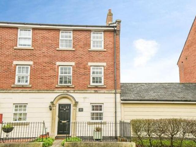 Redhouse Way, Swindon, 3 Bedroom End