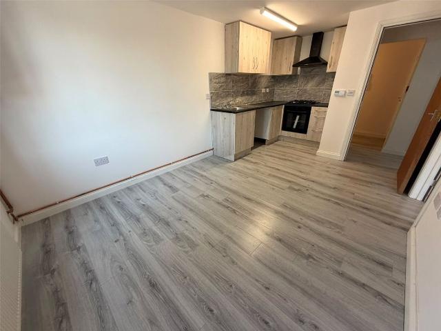 Redhouse Street, Walsall WS1, 2 bed flat to rent, £850 pcm | PrimeLocation