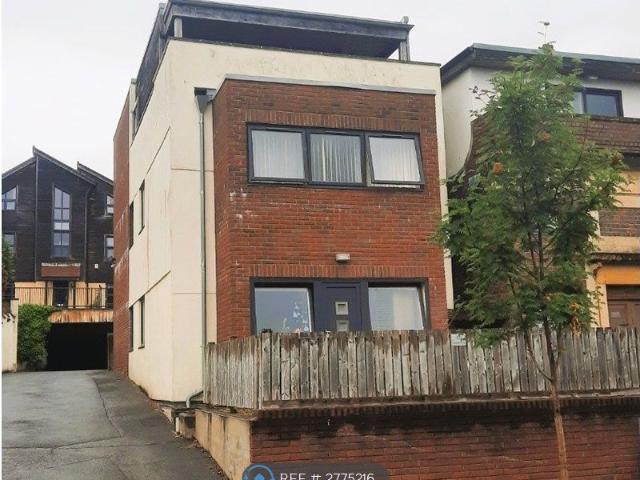 Redland, Bristol BS6, 2 bed flat to rent, £1,500 pcm | PrimeLocation