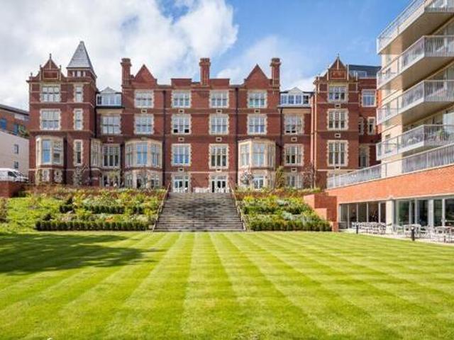 Redland Hill, Bristol, 2 Bedroom Retirement