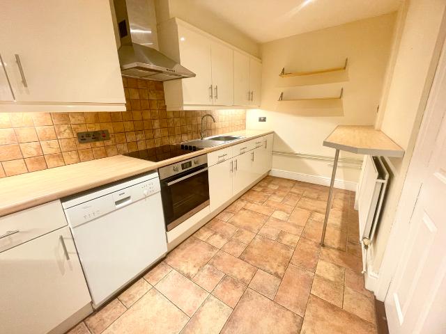 Redland Park, Bristol BS6, 2 bed flat to rent, £1,800 pcm | PrimeLocation