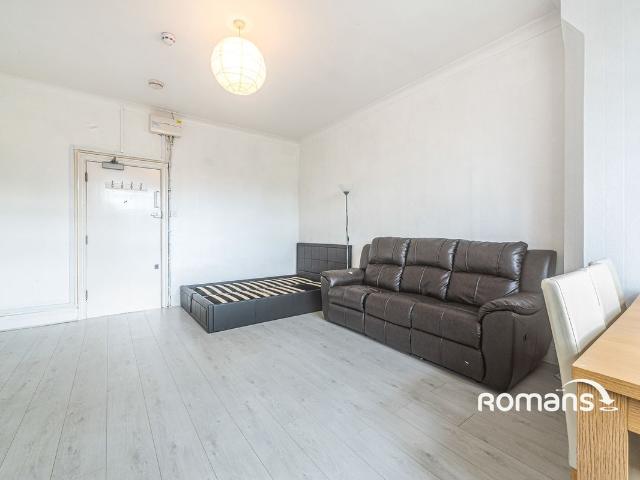 Redlands Road, Reading RG1, Studio to rent, £995 pcm | PrimeLocation