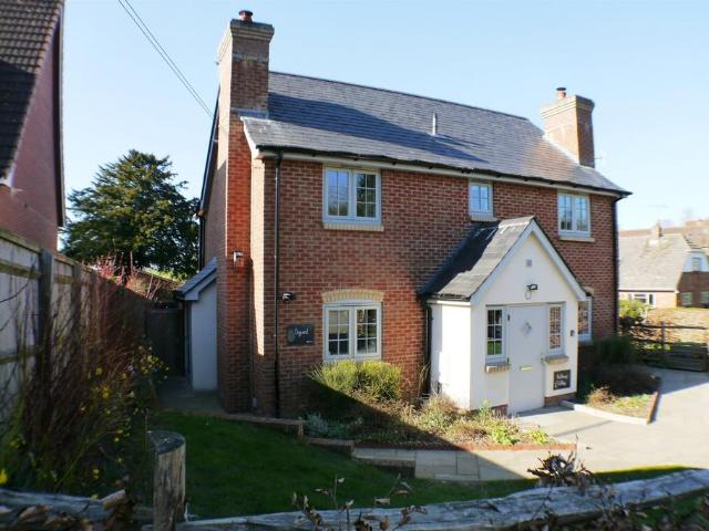 Redlynch 3 bed semi detached house to rent £2,020 pcm £466 pw