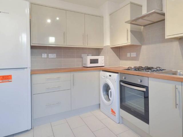 Redmans Road, London E1, 4 bed flat to rent, £3,501 pcm | PrimeLocation