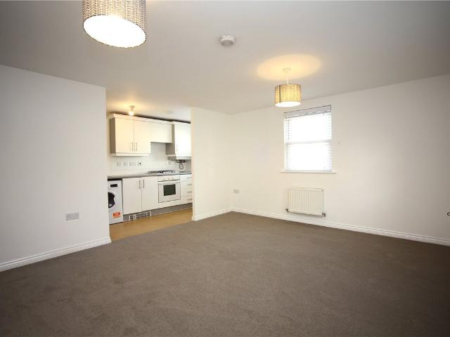 Redmarley Road, Cheltenham, Gloucestershire GL52, 2 bed flat to rent, £1,100 pcm | PrimeLocation
