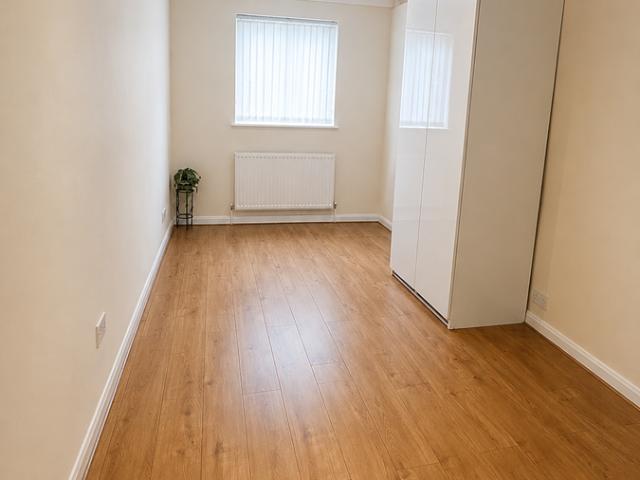 Redmead Rd, Hayes UB3, 2 bed flat to rent, £1,950 pcm | PrimeLocation
