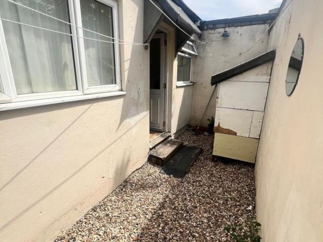 Redmead Road, Hayes UB3, 2 bed maisonette to rent, £1,550 pcm | PrimeLocation