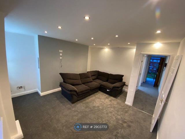 Redmires Court, Salford M5, 2 bed flat to rent, £1,045 pcm | PrimeLocation
