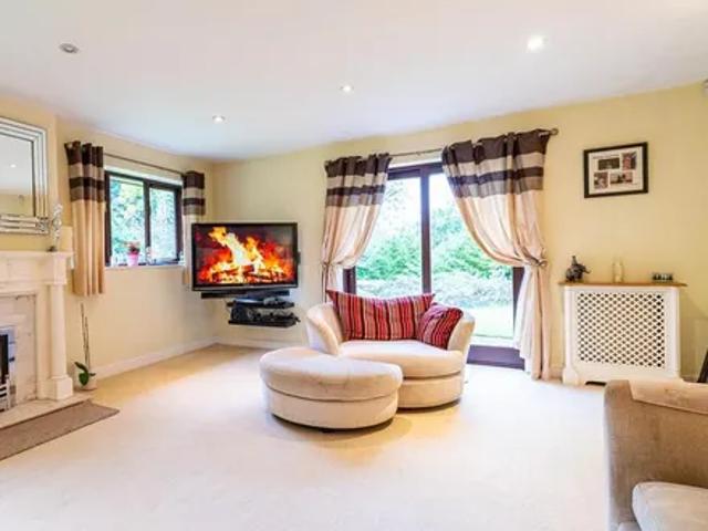 Rednal Park Court, Hawkesley, B38 8DT, United Kingdom | 4 bed house for rent #134901003 | Rentberry