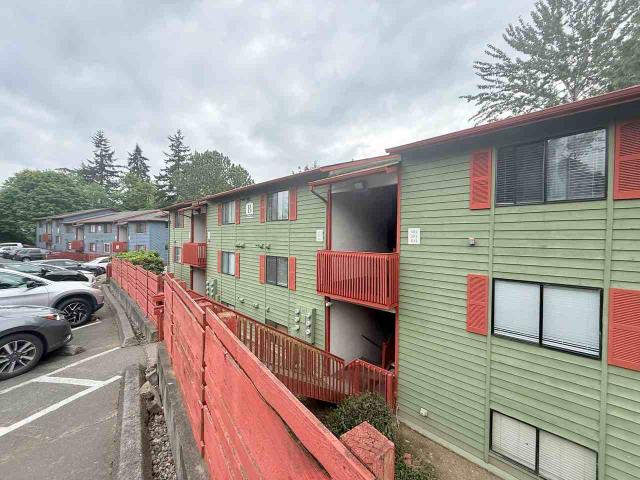 Redondo Terrace: Renovated Units, W/D in Unit, Private Balcony, Fireplace 2 Bedroom Apartment for Rent at 29421 Pacific Hwy S, Federal Way, WA 98003
