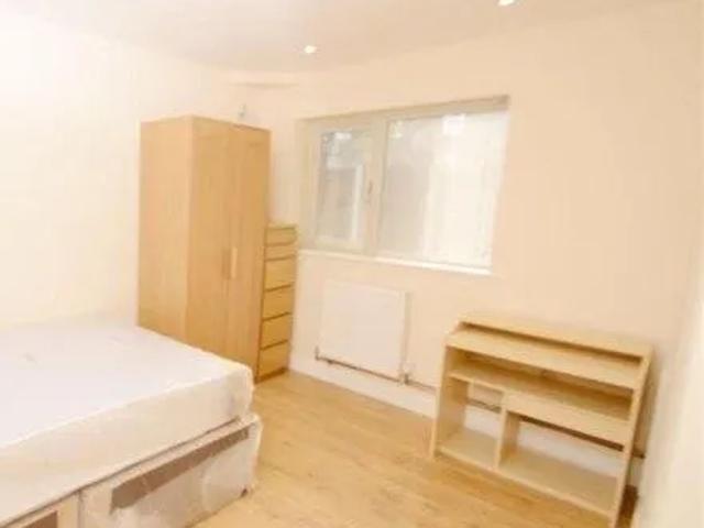 Redshaw Close, Manchester, M14 6JB, United Kingdom | Room for rent #138931699 | Rentberry