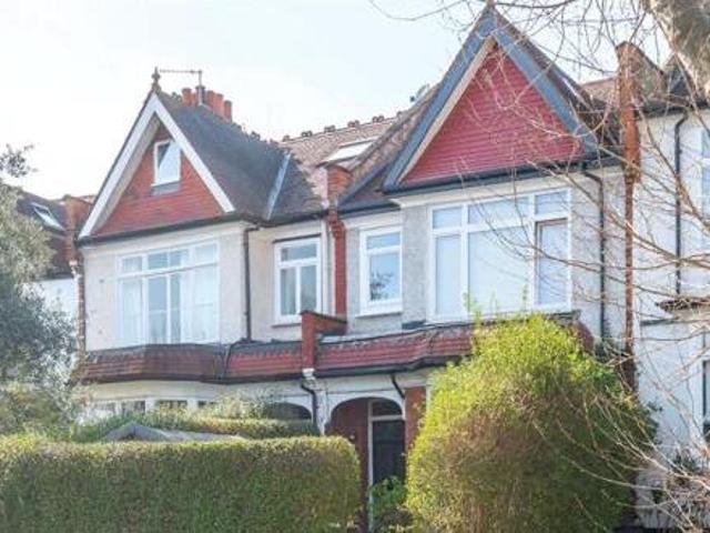Redston Road, London, 3 Bedroom Apartment