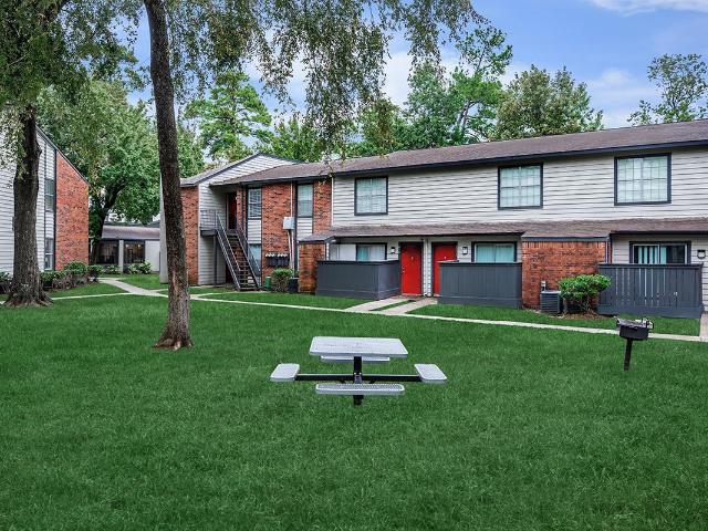 Redstone Vista 2 Bedroom Apartment for Rent at 22715 Imperial Valley Dr, Houston, TX 77073