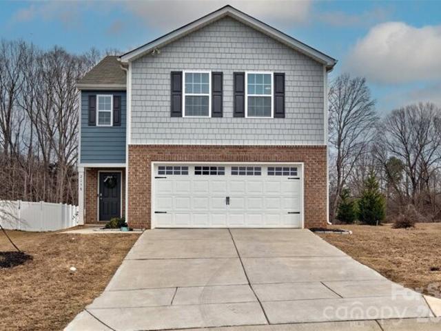 Redstone Dr, York, Home For Sale