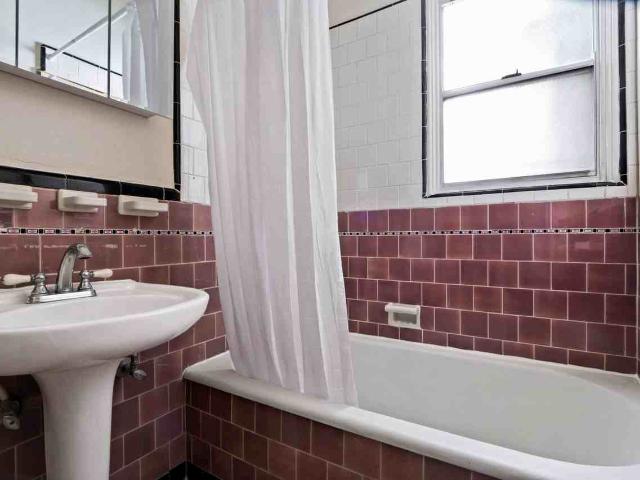 Reeves Studio Apartment for Rent at 232 S Reeves Dr, Beverly Hills, CA 90212 Beverly Hills