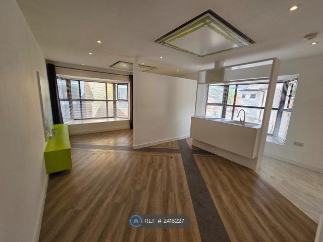 Reeves Way, Chelmsford CM3, 1 bed flat to rent, £950 pcm | PrimeLocation