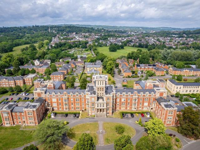 Reed Drive, Redhill RH1, 2 bed flat to rent, £1,700 pcm | PrimeLocation
